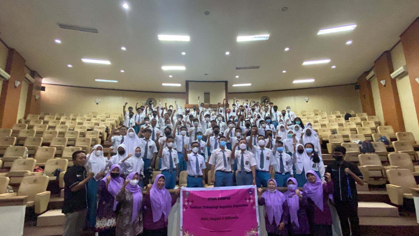 SMAN 3 SIDOARJO LAKUKAN STUDI KAMPUS ITS DAN PPNS | SMAN 3 SIDOARJO